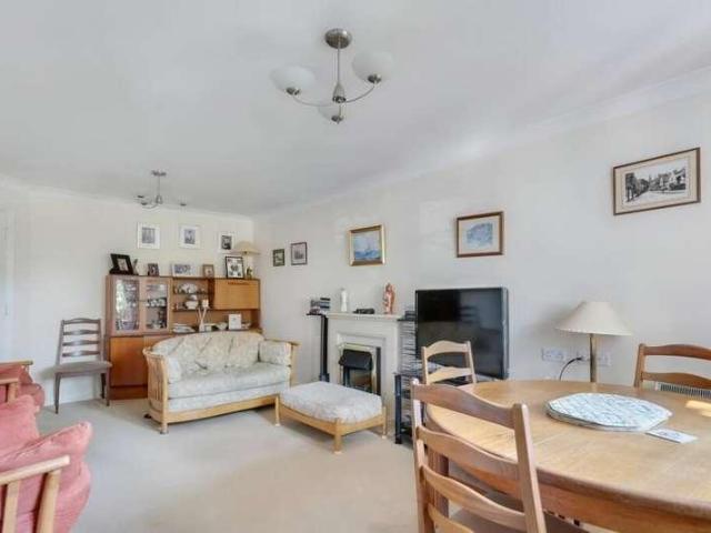 2 bed property for sale