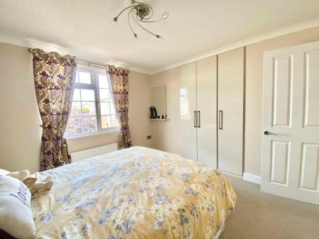 2 bed property for sale