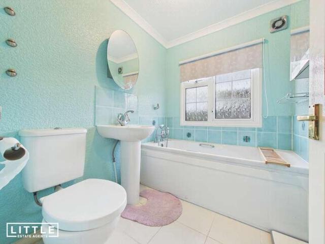 2 bed property for sale