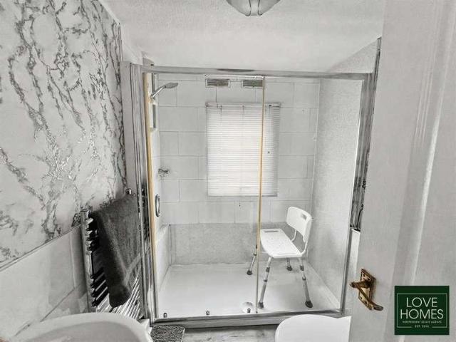 2 bed property for sale
