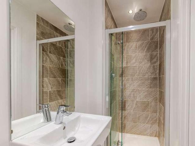 2 bed property for sale