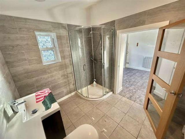2 bed property for sale