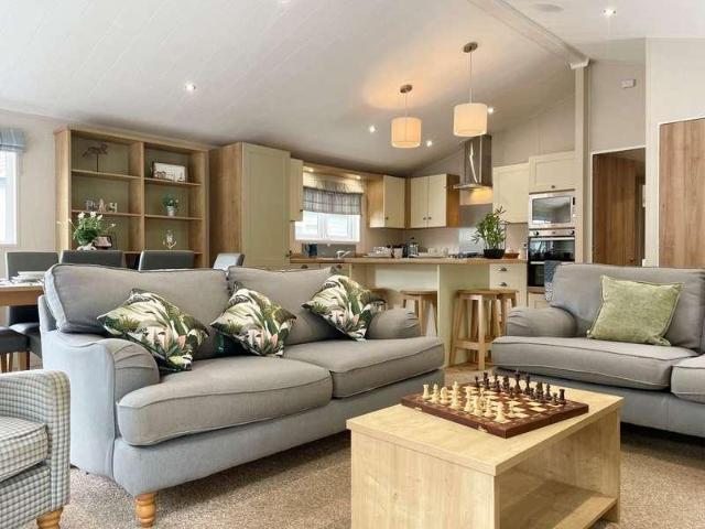 2 bed property for sale