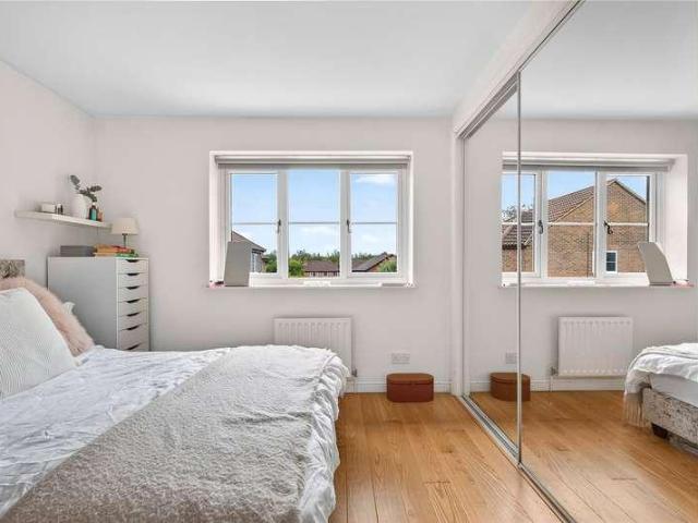 2 bed property for sale