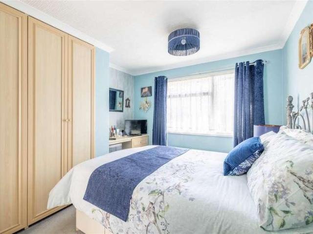 2 bed property for sale