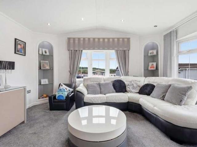 2 bed property for sale