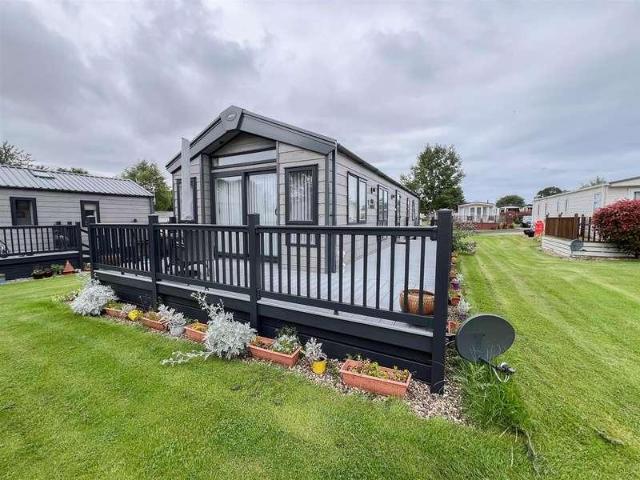 2 bed property for sale