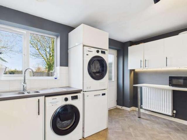 2 bed property for sale