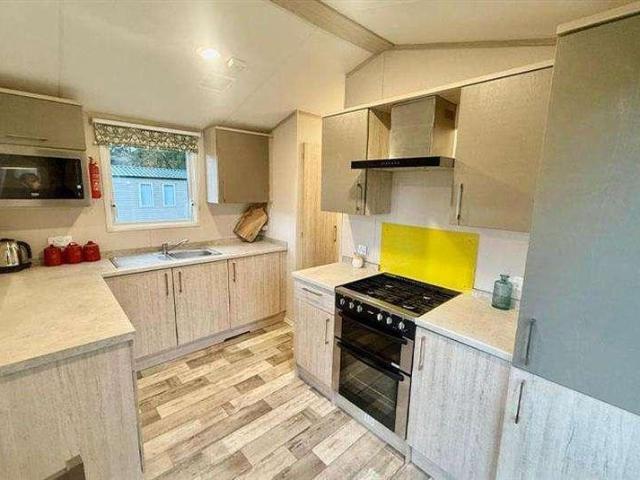 2 bed property for sale