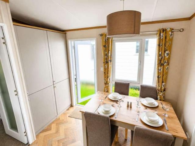 2 bed property for sale