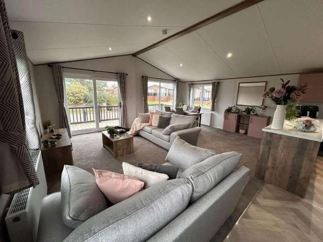 2 bed property for sale