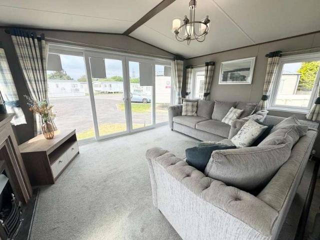 2 bed property for sale