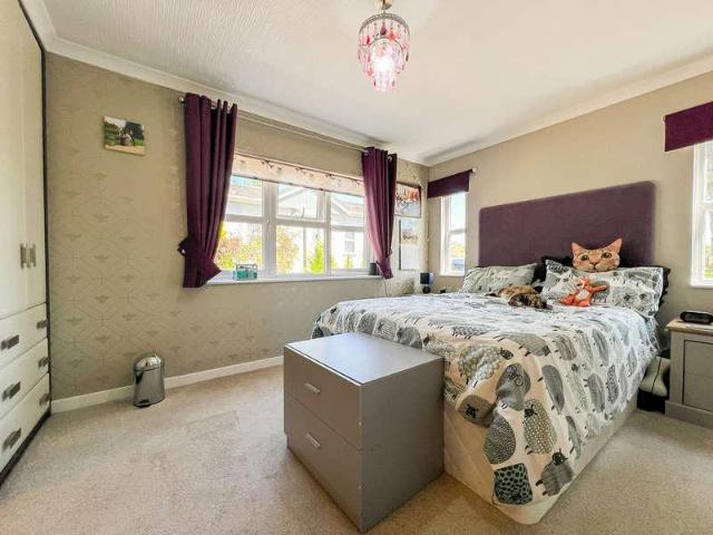 2 bed property for sale