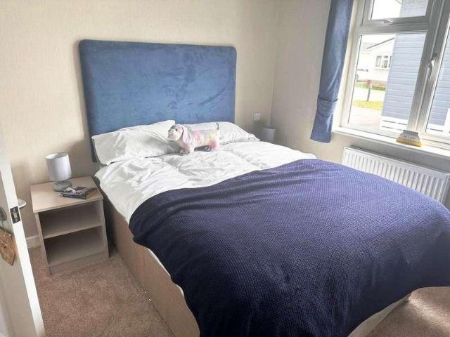 2 bed property for sale