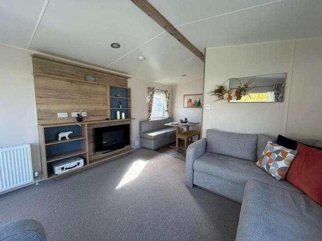 2 bed property for sale