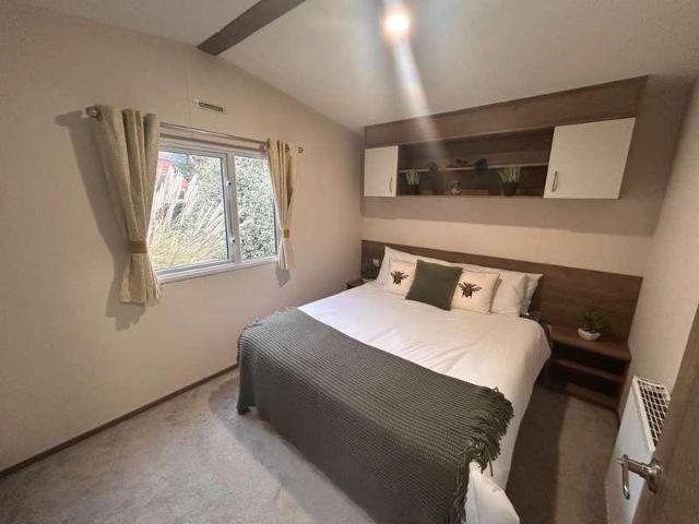 2 bed property for sale