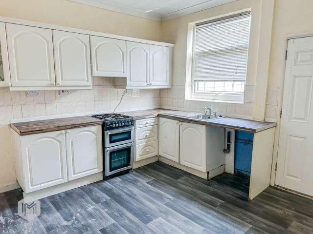 2 bed property for sale