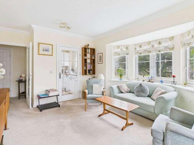 2 bed property for sale