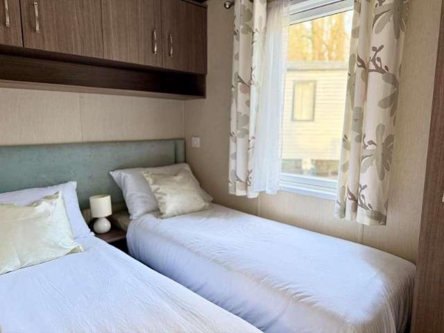 2 bed property for sale