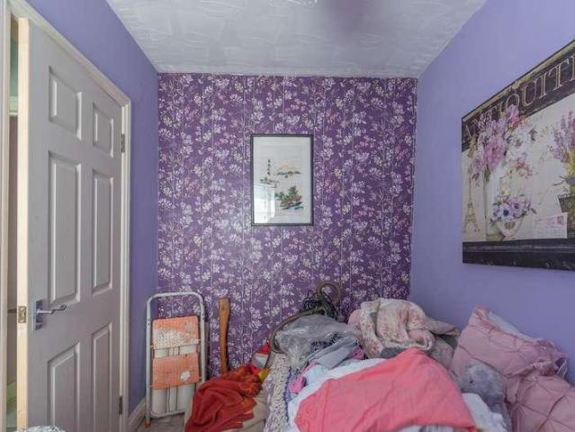 2 bed property for sale