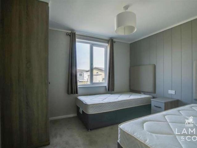 2 bed property for sale