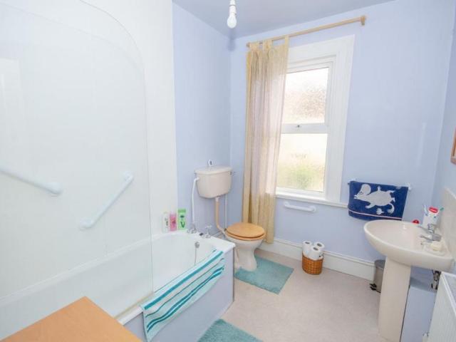 2 bed property for sale
