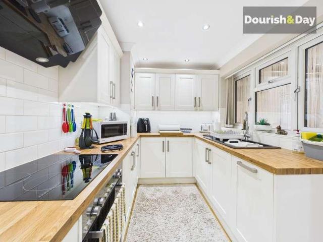 2 bed property for sale