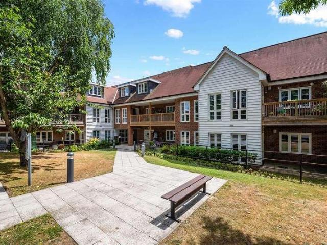 2 bed property for sale