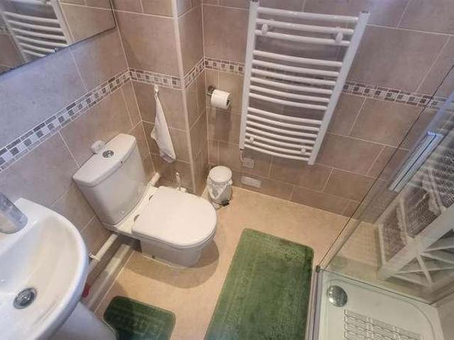 2 bed property for sale