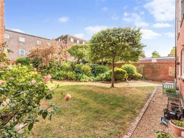 2 bed property for sale