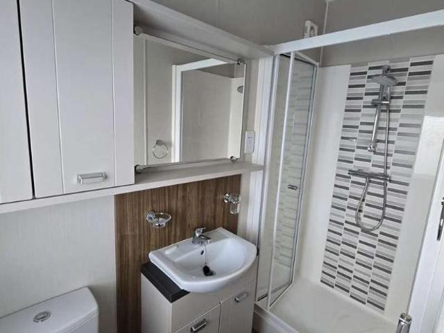 2 bed property for sale