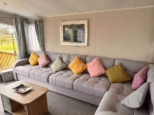 2 bed property for sale