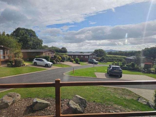 2 bed property for sale
