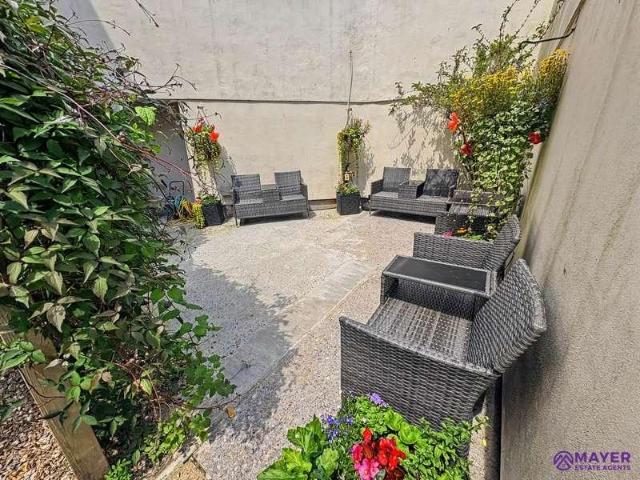 2 bed property for sale