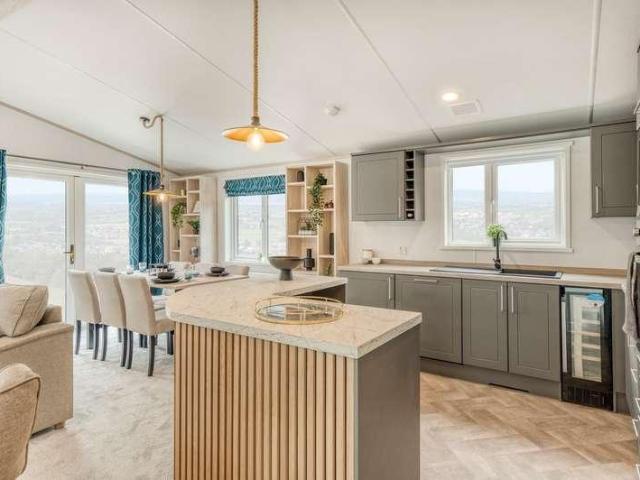 2 bed property for sale