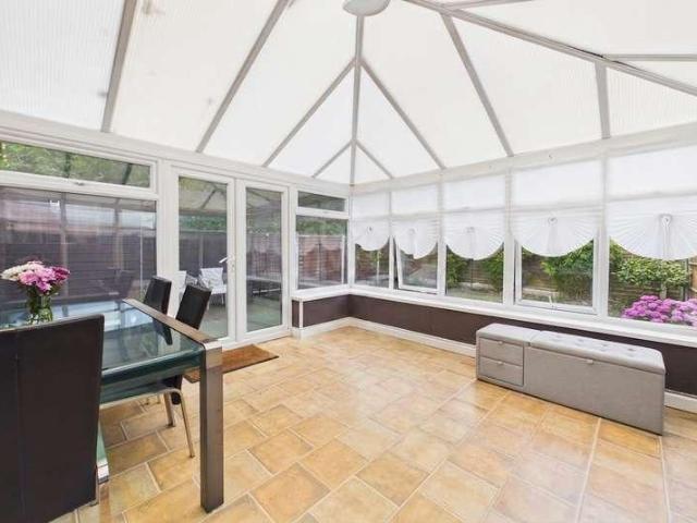 2 bed property for sale