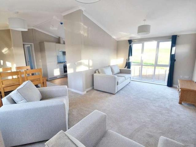 2 bed property for sale