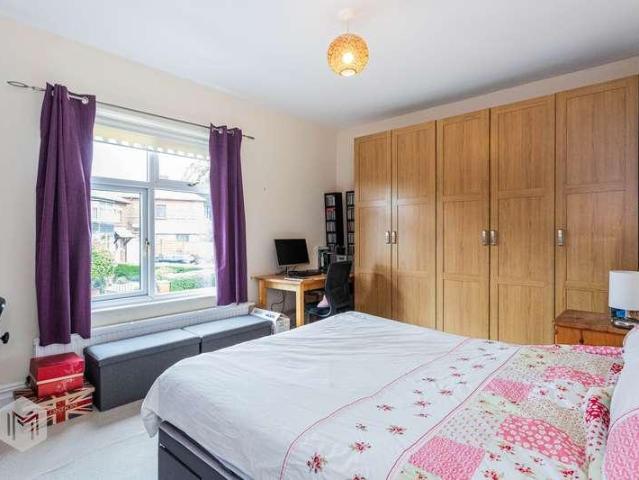 2 bed property for sale