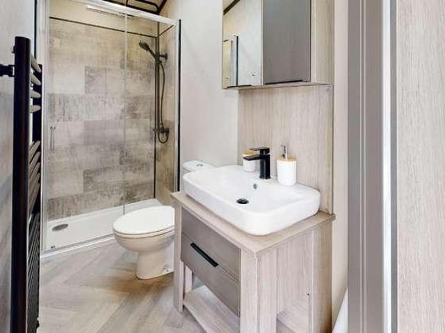 2 bed property for sale