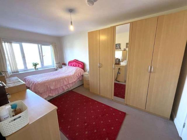 2 bed property for sale