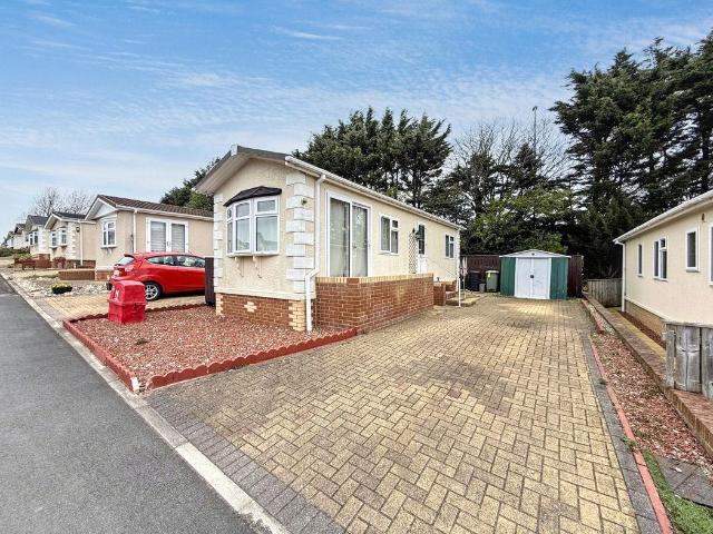 2 bed property for sale