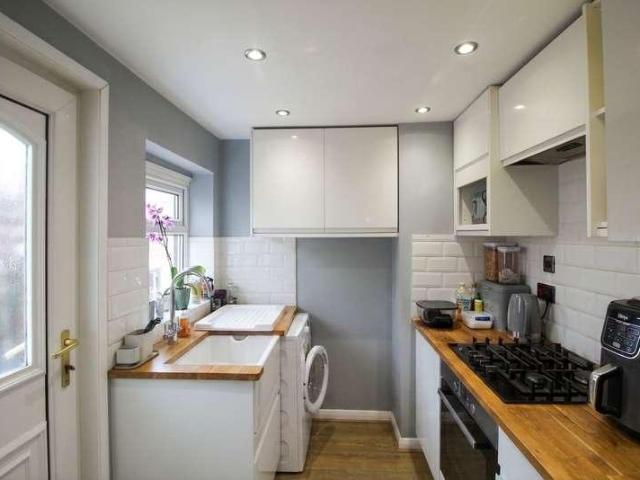 2 bed property for sale