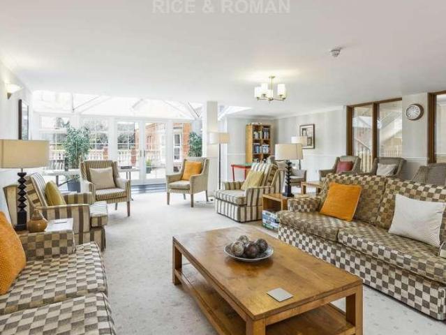 2 bed property for sale