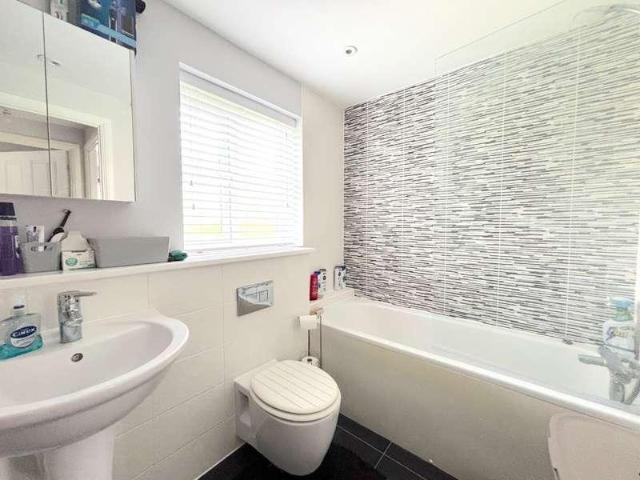 2 bed property for sale