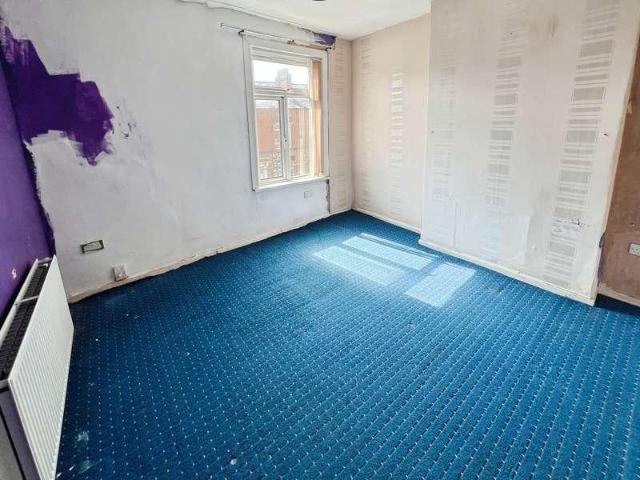 2 bed property for sale