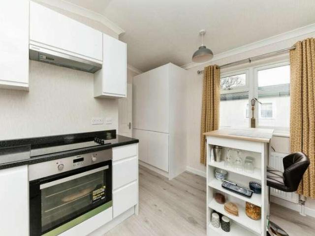 2 bed property for sale