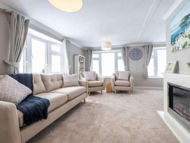 2 bed property for sale