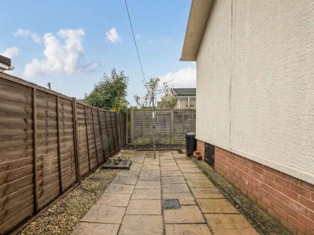 2 bed property for sale