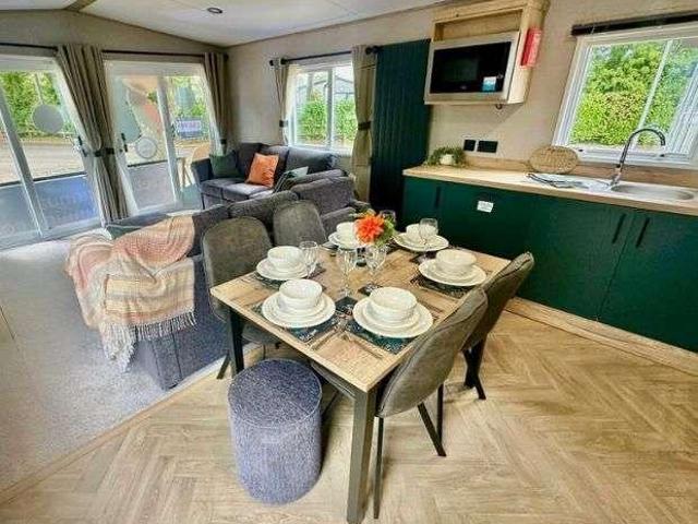 2 bed property for sale