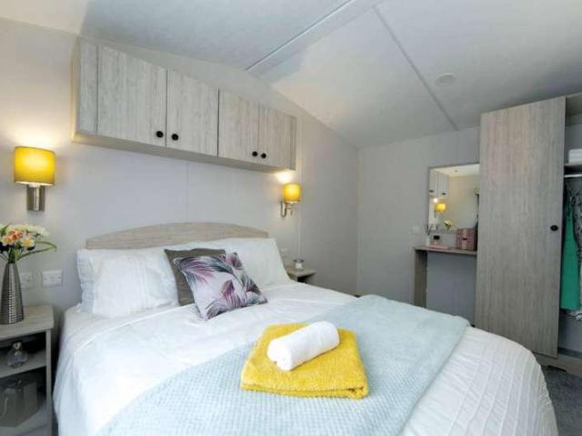 2 bed property for sale